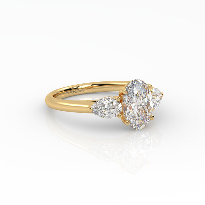 The Oval Trilogy – Karaat