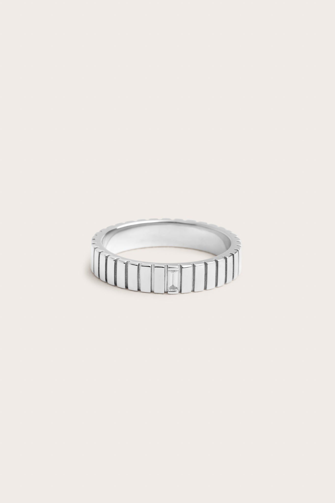 Ribbed Baguette Ring – KARAAT